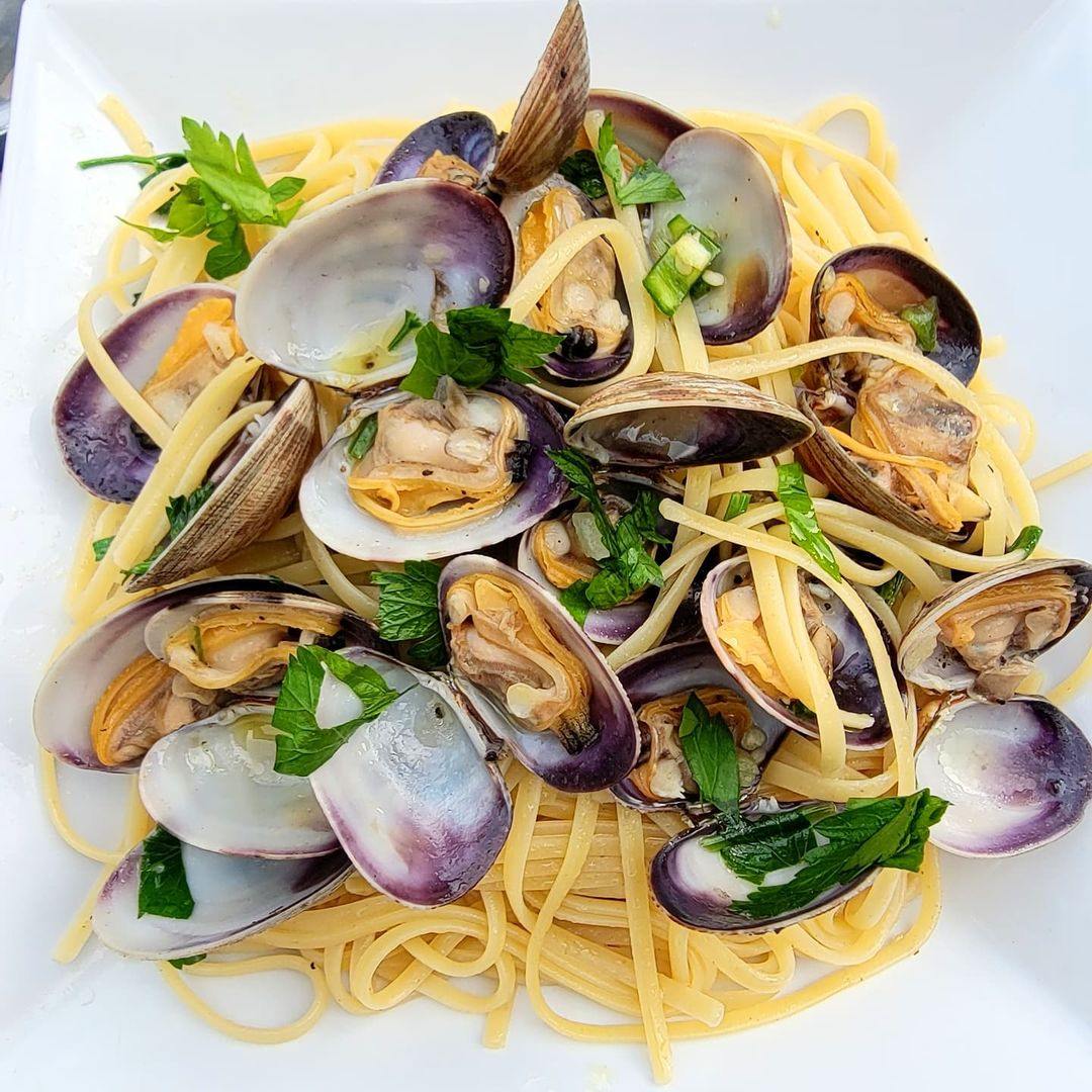 Hand Picked Manila Clams | Pacific Wild Pick